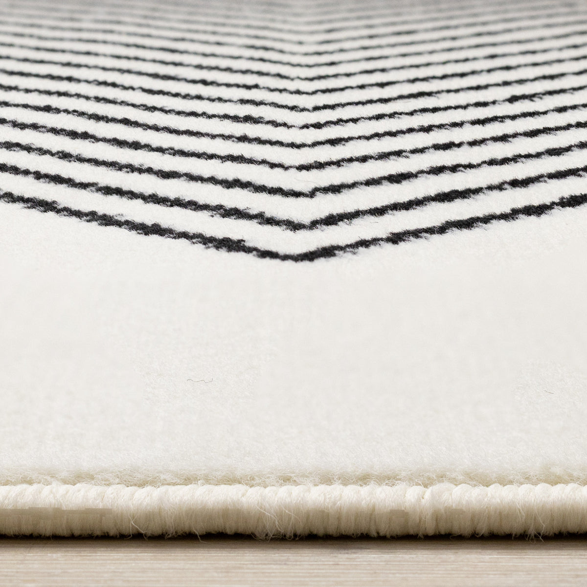Functional Modern Soundwaves Area Rug - 5' X 8' - White/Black | Leon's