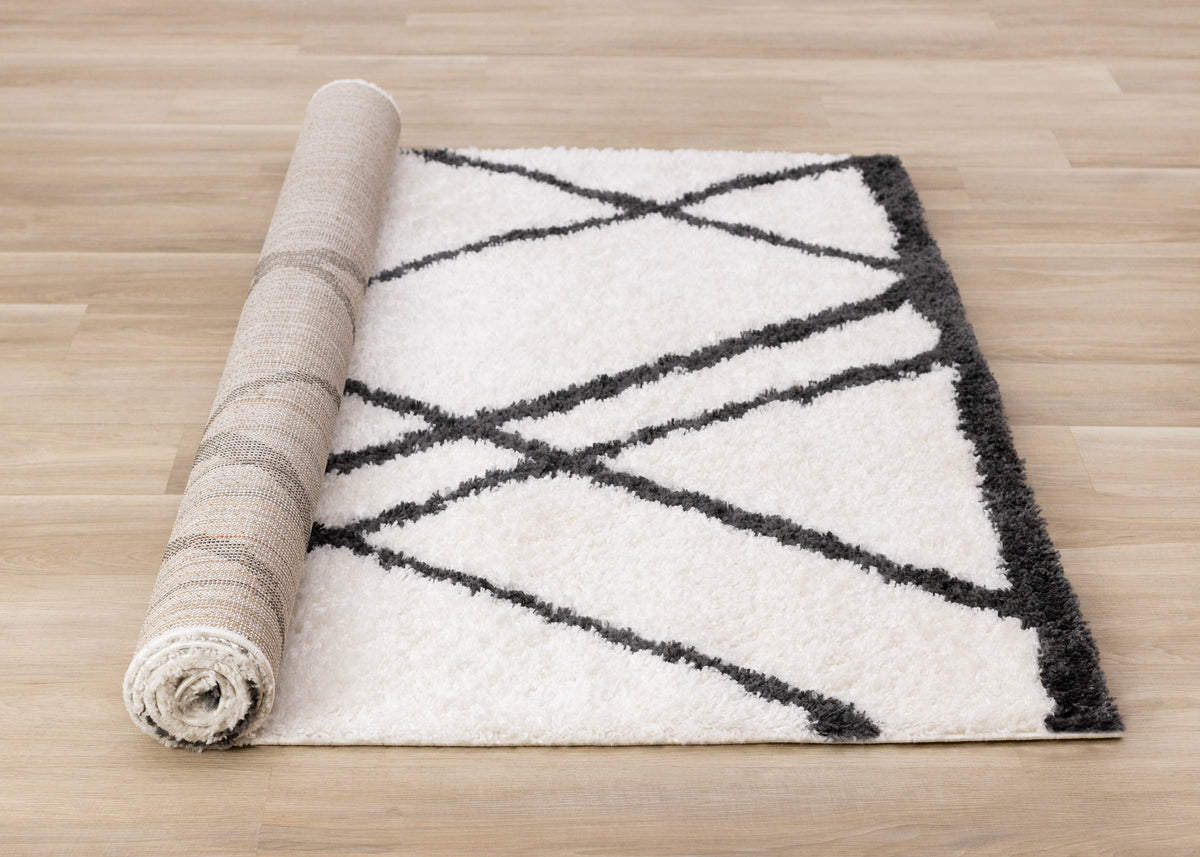 Pascal 5'3" x 7'7" Geometric Comfort Shag Area Rug - White, Grey | Leon's